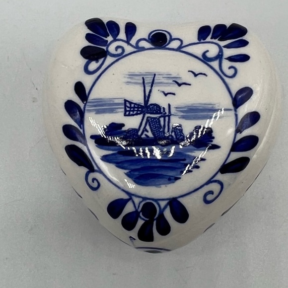 Accents | Vintage Heart Shaped Delft Heart Trinket Box | Poshmark